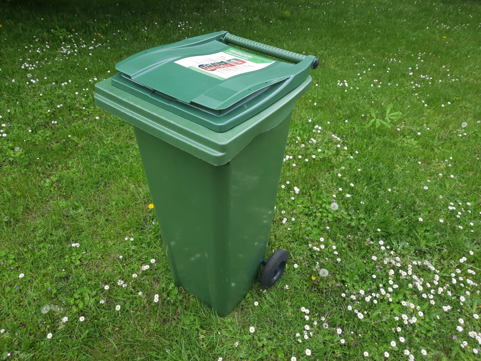 Tips voor je GFT-container bij warm weer - Mirom Menen